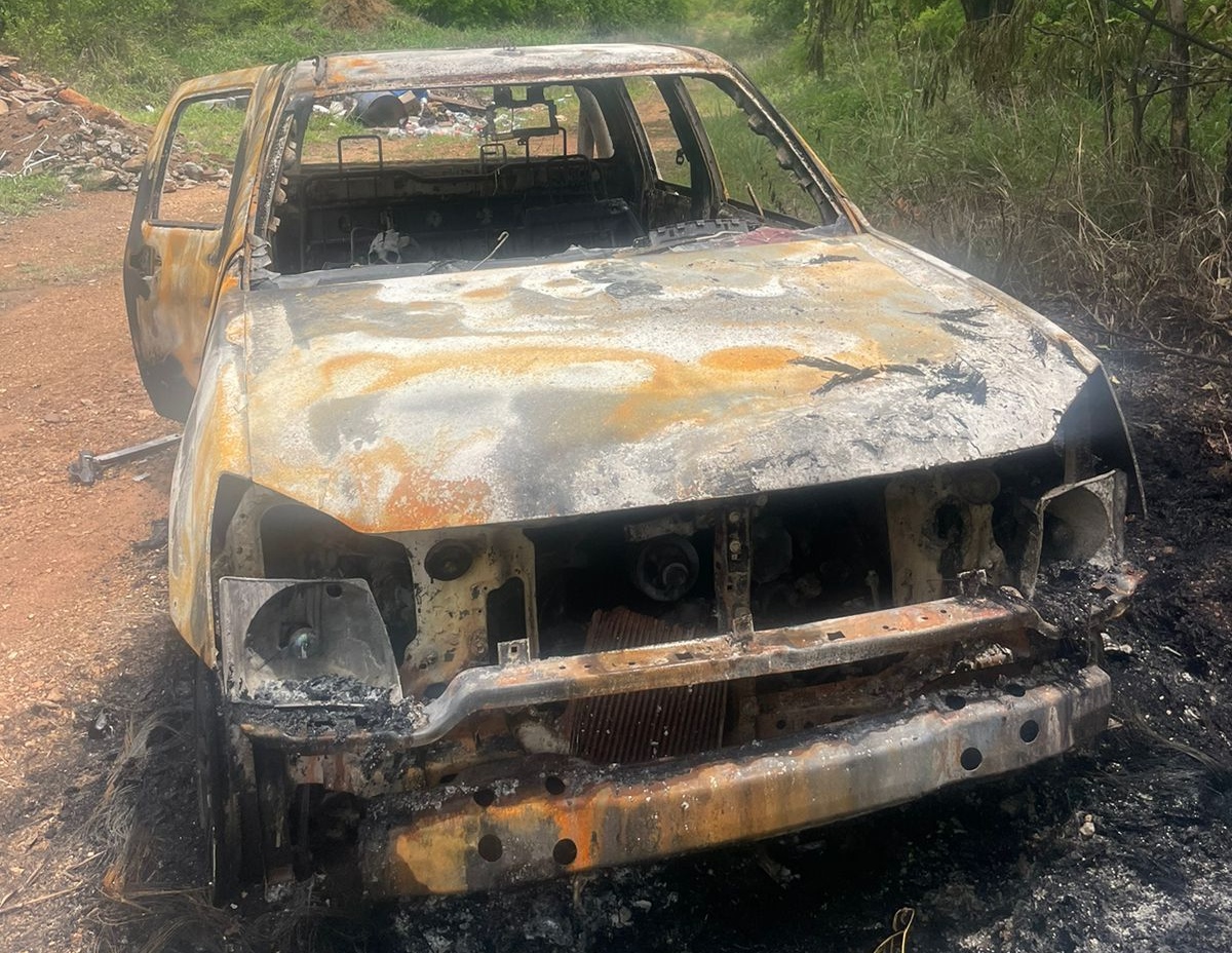 BAKKIE AND UNKNOWN OCCUPANT BURNT BEYOND RECOGNITION AT TARENTAAL NEXT ...